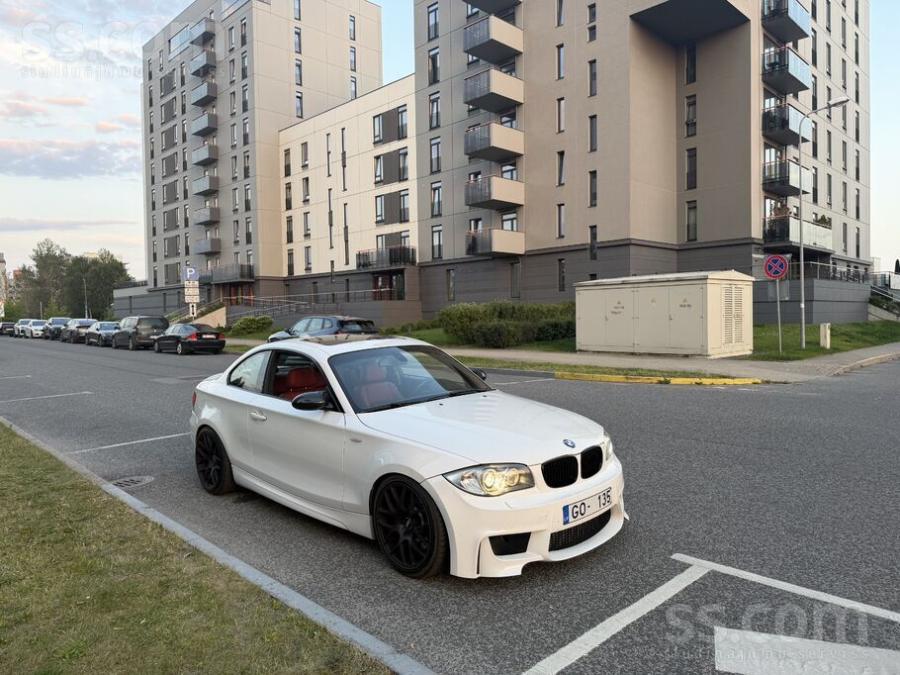 Balts BMW 135 2009 Rīga, ar dzinēja tilpumu 3.00 L un nobraukumu 222 tūkst. km par 15000 €, foto 1 vietnē AUTOMOTO.COM.LV