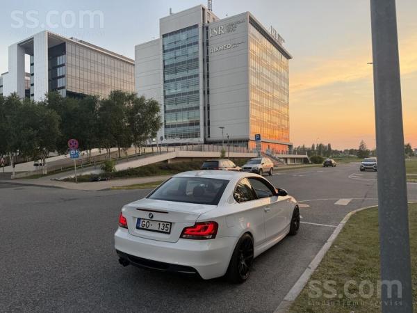 Balts BMW 135 2009 Rīga, ar dzinēja tilpumu 3.00 L un nobraukumu 222 tūkst. km par 15000 €, foto 3 vietnē AUTOMOTO.COM.LV