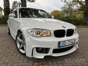 BMW 135 2009 Valmiera vietnē Balts BMW 135 2009 Valmiera, ar dzinēja tilpumu 3.00 L un nobraukumu 269 tūkst. km par 13990 €, foto 1 vietnē AUTOMOTO.COM.LV