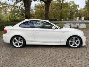 White BMW 135 2009 in Valmiera, with an engine capacity of 3.00 L and mileage of 269 thousand km for 13990 €, photo 10 on AUTOMOTO.COM.LV