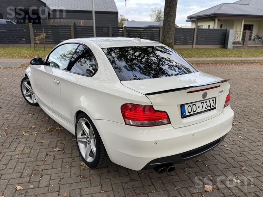White BMW 135 2009 in Valmiera, with an engine capacity of 3.00 L and mileage of 269 thousand km for 13990 €, photo 15 on AUTOMOTO.COM.LV