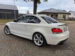 White BMW 135 2009 in Valmiera, with an engine capacity of 3.00 L and mileage of 269 thousand km for 13990 €, photo 17 on AUTOMOTO.COM.LV