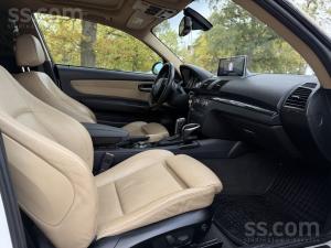 White BMW 135 2009 in Valmiera, with an engine capacity of 3.00 L and mileage of 269 thousand km for 13990 €, photo 24 on AUTOMOTO.COM.LV