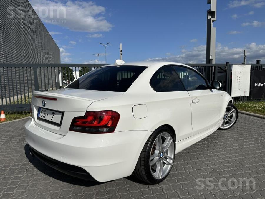White BMW 135 2011 in Riga, with an engine capacity of 3.00 L and mileage of 179 thousand km for 13999 €, photo 5 on AUTOMOTO.COM.LV