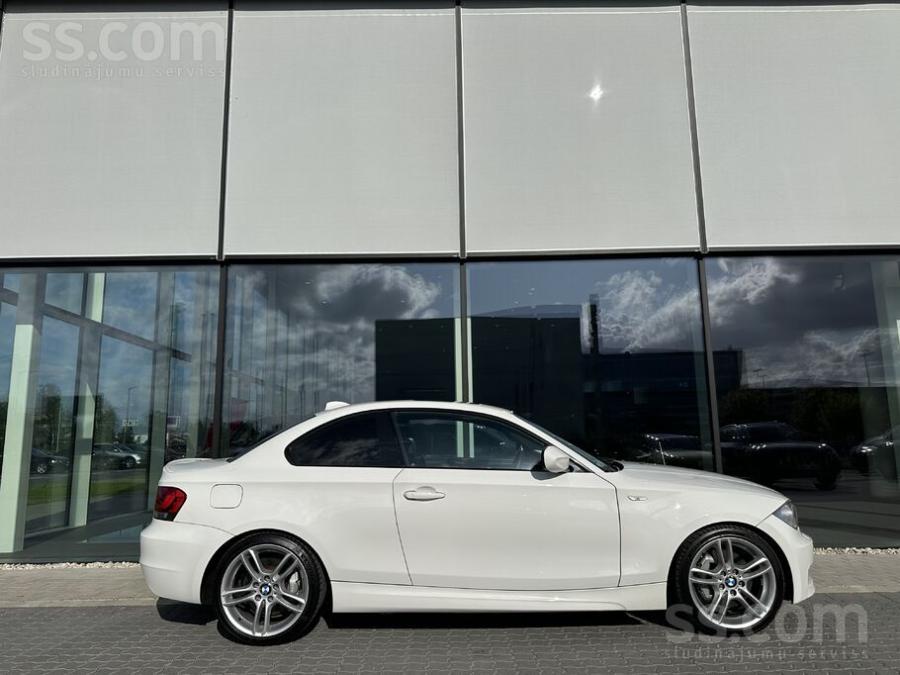 White BMW 135 2011 in Riga, with an engine capacity of 3.00 L and mileage of 179 thousand km for 13999 €, photo 8 on AUTOMOTO.COM.LV