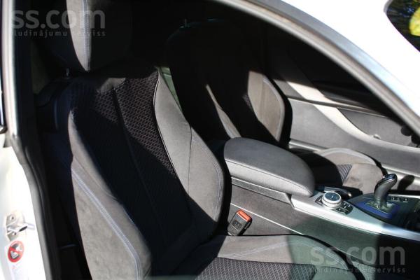 White BMW 135 2013 in Riga, with an engine capacity of 3.00 L and mileage of 189 thousand km for 21990 €, photo 10 on AUTOMOTO.COM.LV