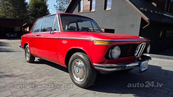 Red BMW 1602 1974 in Voru, with an engine capacity of 1.60 L and mileage of 0 thousand km for 8900 €, photo 3 on AUTOMOTO.COM.LV