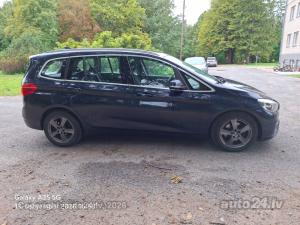 Blue BMW 2 Series 2016 in Tallinn, with an engine capacity of 2.00 L and mileage of 236 thousand km for 9950 €, photo 4 on AUTOMOTO.COM.LV