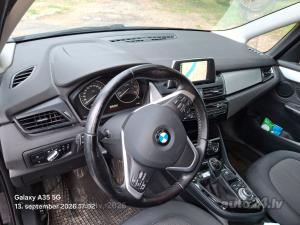 Blue BMW 2 Series 2016 in Tallinn, with an engine capacity of 2.00 L and mileage of 236 thousand km for 9950 €, photo 9 on AUTOMOTO.COM.LV