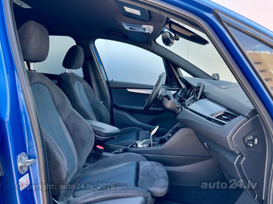 Blue BMW 2 Series 2018 in Tallinn, with an engine capacity of 2.00 L and mileage of 170 thousand km for 13999 €, photo 12 on AUTOMOTO.COM.LV