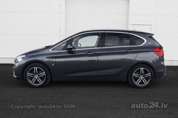 Grey BMW 2 Series 2017 in Tallinn, with an engine capacity of 1.50 L and mileage of 186 thousand km for 11999 €, photo 5 on AUTOMOTO.COM.LV