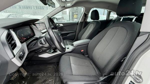 Balts BMW 2 Series 2021 Tallina, ar dzinēja tilpumu 1.50 L un nobraukumu 84 tūkst. km par 21500 €, foto 7 vietnē AUTOMOTO.COM.LV