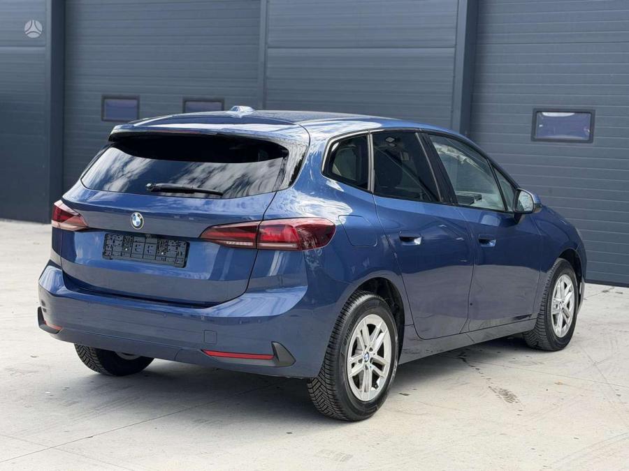 Синий БМВ 216 Active Tourer 2024 в Каунас, объемом двигателя 1.50 л и пробегом 17 тыс. км за 12950 €, фото 1 на AUTOMOTO.COM.LV