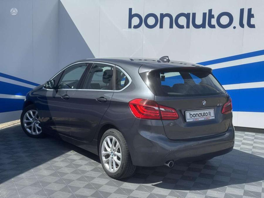 Grey BMW 216 Active Tourer 2016 in Kaunas, with an engine capacity of 1.50 L and mileage of 299 thousand km for 8850 €, photo 5 on AUTOMOTO.COM.LV