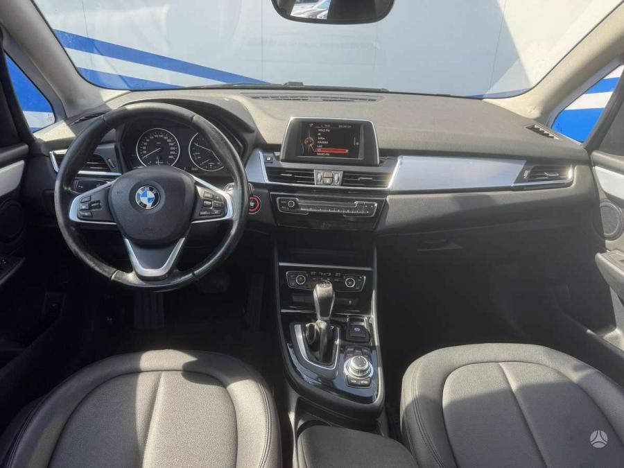 Grey BMW 216 Active Tourer 2016 in Kaunas, with an engine capacity of 1.50 L and mileage of 299 thousand km for 8850 €, photo 8 on AUTOMOTO.COM.LV