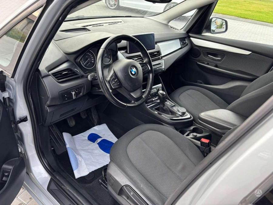 Grey BMW 216 Active Tourer 2017 in Telschi, with an engine capacity of 1.50 L and mileage of 211 thousand km for 6200 €, photo 11 on AUTOMOTO.COM.LV