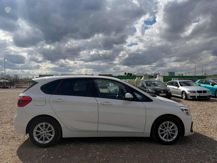 White BMW 216 Active Tourer 2020 in Siauliai, with an engine capacity of 1.50 L and mileage of 262 thousand km for 8900 €, photo 5 on AUTOMOTO.COM.LV