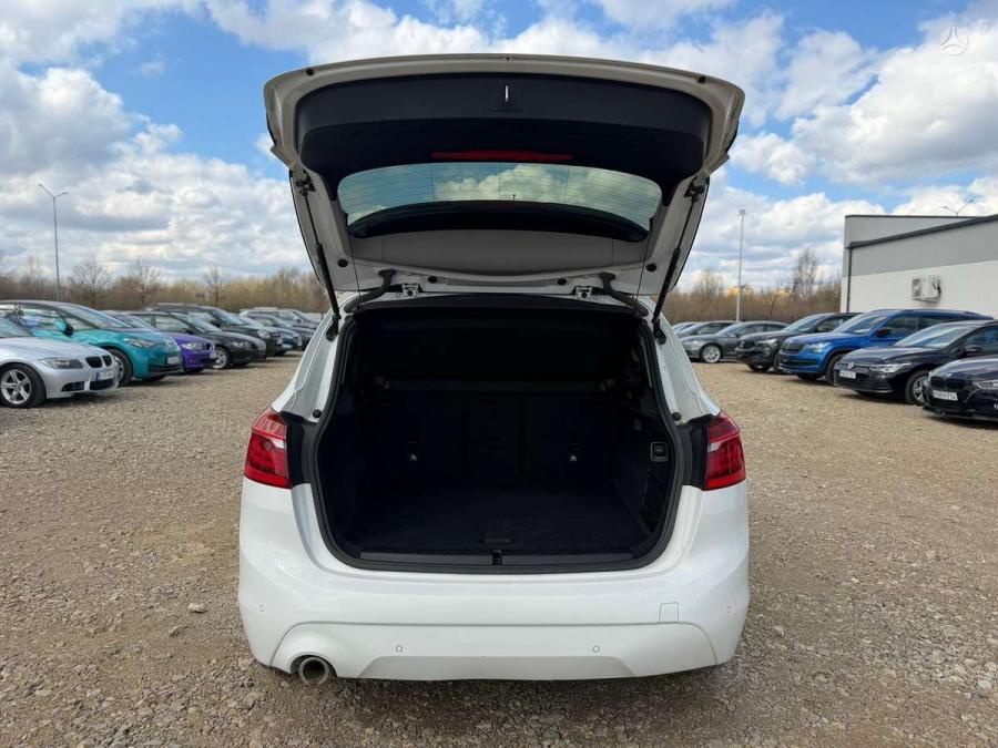 White BMW 216 Active Tourer 2020 in Siauliai, with an engine capacity of 1.50 L and mileage of 262 thousand km for 8900 €, photo 8 on AUTOMOTO.COM.LV