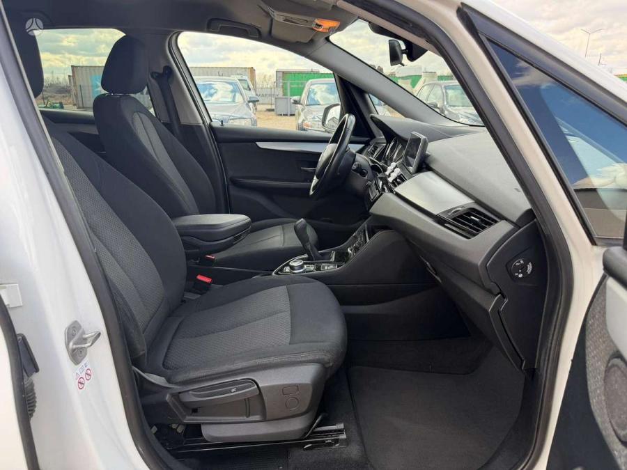 White BMW 216 Active Tourer 2020 in Siauliai, with an engine capacity of 1.50 L and mileage of 262 thousand km for 8900 €, photo 14 on AUTOMOTO.COM.LV