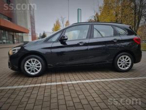 Black BMW 216 2016 in Riga, with an engine capacity of 1.50 L and mileage of 323 thousand km for 6000 €, photo 3 on AUTOMOTO.COM.LV