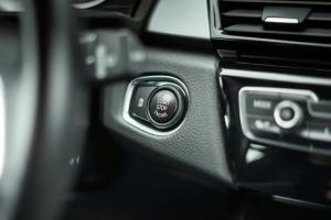 Melns BMW 216 2016 Liepāja, ar dzinēja tilpumu 1.50 L un nobraukumu 255 tūkst. km par 11950 €, foto 25 vietnē AUTOMOTO.COM.LV