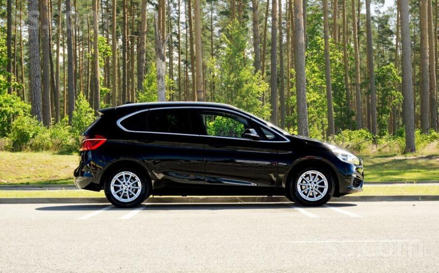Black BMW 216 2015 in Riga, with an engine capacity of 1.50 L and mileage of 297 thousand km for 6690 €, photo 8 on AUTOMOTO.COM.LV