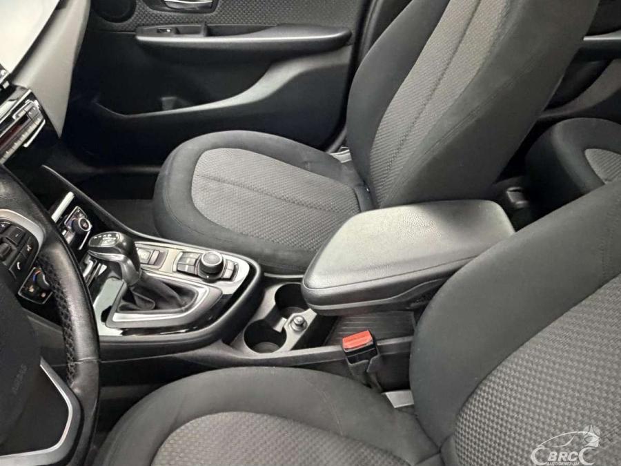 Melns BMW 216 2016 Viļņa, ar dzinēja tilpumu 1.50 L un nobraukumu 305 tūkst. km par 6300 €, foto 25 vietnē AUTOMOTO.COM.LV