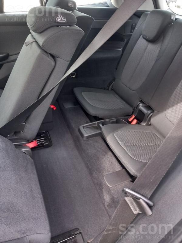 Black BMW 216 2017 in Cesis, with an engine capacity of 1.50 L and mileage of 181 thousand km for 7950 €, photo 5 on AUTOMOTO.COM.LV