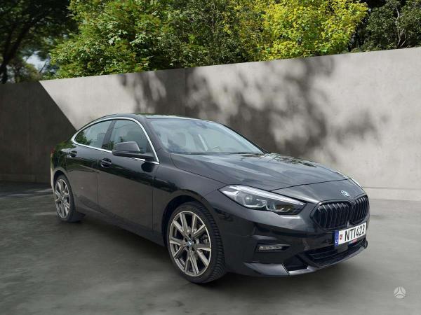 Melns BMW 216 2023 Kauņa, ar dzinēja tilpumu 1.50 L un nobraukumu 65 tūkst. km par 18599 €, foto 7 vietnē AUTOMOTO.COM.LV