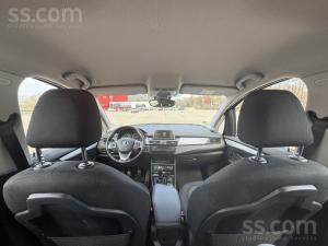 Blue BMW 216 2016 in Riga, with an engine capacity of 1.50 L and mileage of 255 thousand km for 6850 €, photo 13 on AUTOMOTO.COM.LV