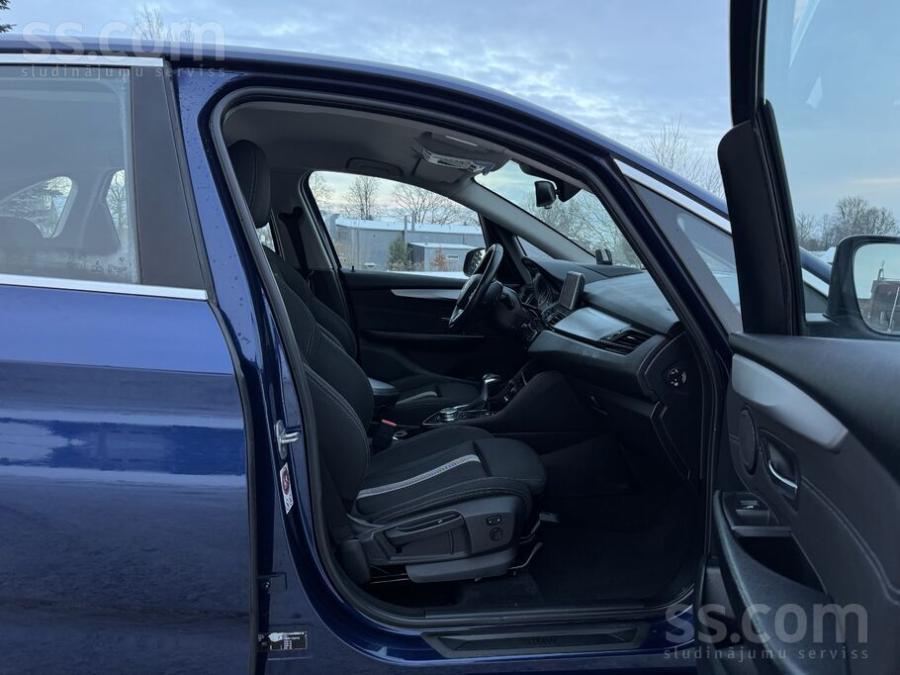 Blue BMW 216 2016 in Cesis, with an engine capacity of 1.50 L and mileage of 0 thousand km for 7950 €, photo 23 on AUTOMOTO.COM.LV