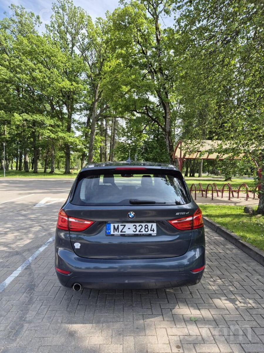 Blue BMW 216 2016 in Riga, with an engine capacity of 1.50 L and mileage of 186 thousand km for 8600 €, photo 6 on AUTOMOTO.COM.LV