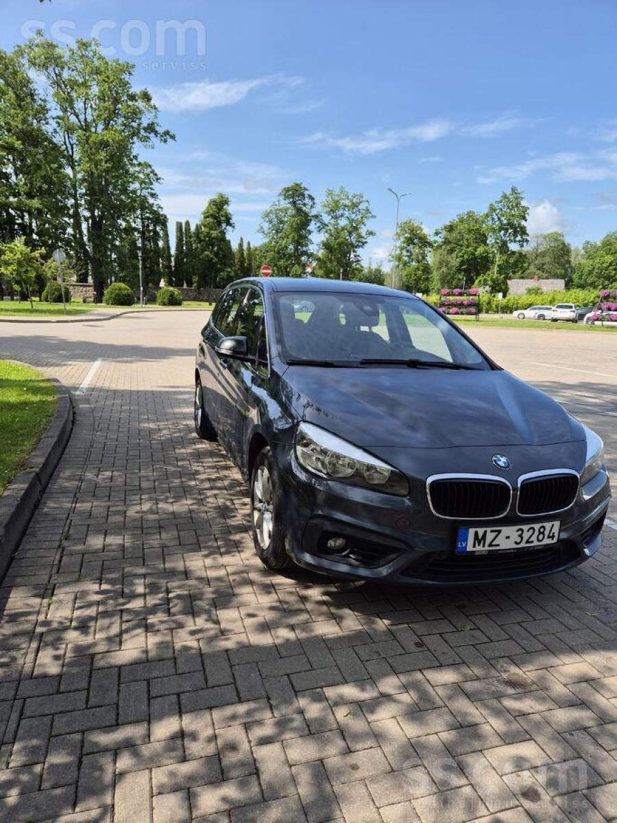 Blue BMW 216 2016 in Riga, with an engine capacity of 1.50 L and mileage of 186 thousand km for 8600 €, photo 8 on AUTOMOTO.COM.LV