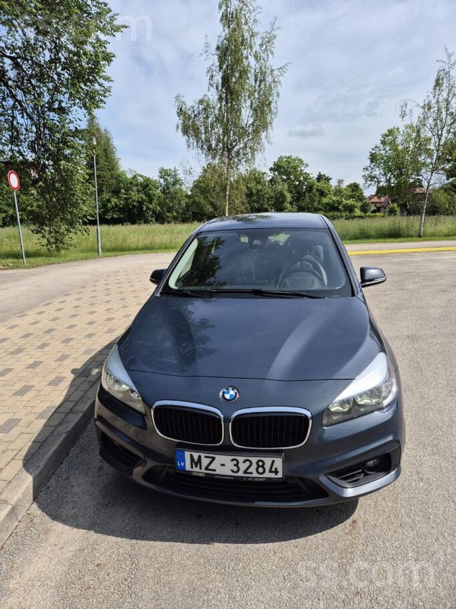 Blue BMW 216 2016 in Riga, with an engine capacity of 1.50 L and mileage of 186 thousand km for 8600 €, photo 9 on AUTOMOTO.COM.LV