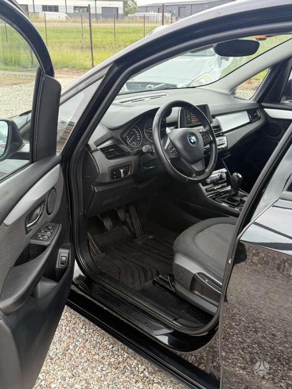 Black BMW 216 Gran Tourer 2016 in Kaunas, with an engine capacity of 1.50 L and mileage of 242 thousand km for 4650 €, photo 6 on AUTOMOTO.COM.LV