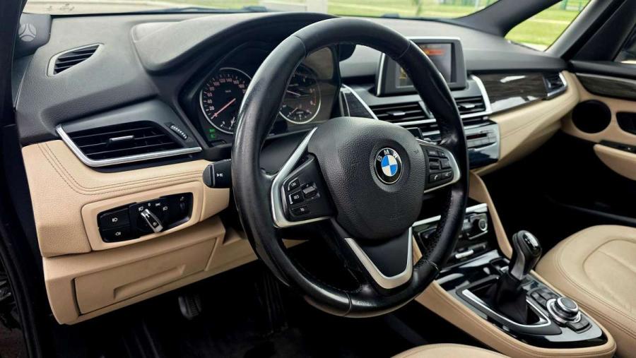 Brūns BMW 216 Gran Tourer 2015 Šauļi, ar dzinēja tilpumu 1.50 L un nobraukumu 290 tūkst. km par 6500 €, foto 18 vietnē AUTOMOTO.COM.LV