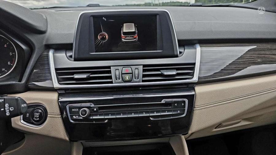 Brūns BMW 216 Gran Tourer 2015 Šauļi, ar dzinēja tilpumu 1.50 L un nobraukumu 290 tūkst. km par 6500 €, foto 46 vietnē AUTOMOTO.COM.LV