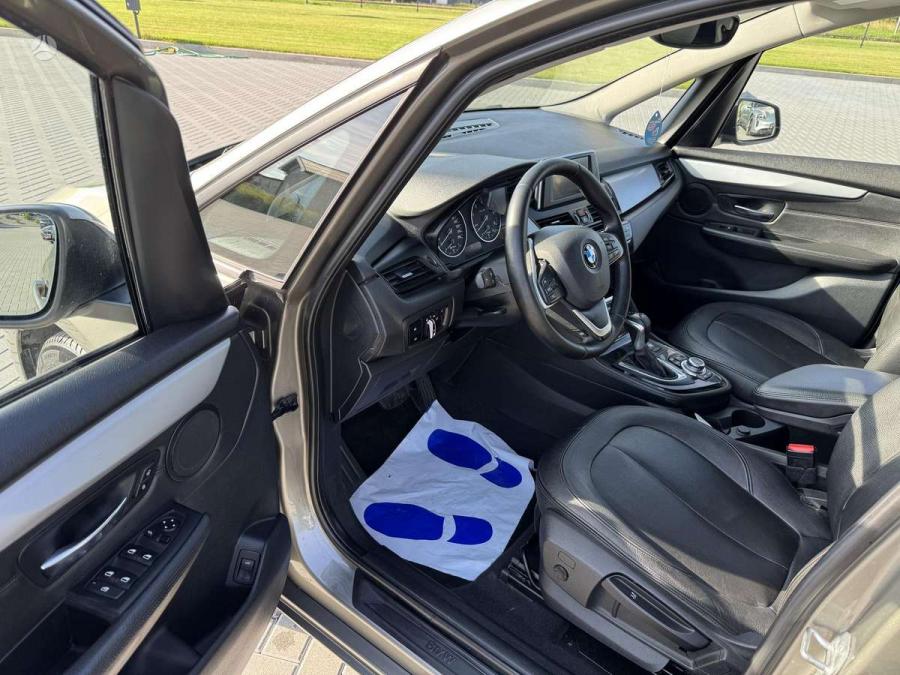 Brown BMW 216 Gran Tourer 2016 in Telschi, with an engine capacity of 1.50 L and mileage of 246 thousand km for 8300 €, photo 17 on AUTOMOTO.COM.LV