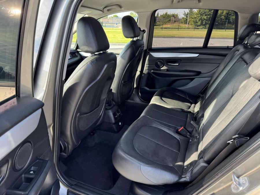 Brown BMW 216 Gran Tourer 2016 in Telschi, with an engine capacity of 1.50 L and mileage of 246 thousand km for 8300 €, photo 21 on AUTOMOTO.COM.LV