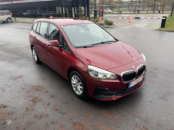 Red BMW 216 Gran Tourer 2018 in Kaunas, with an engine capacity of 1.50 L and mileage of 212 thousand km for 6600 €, photo 7 on AUTOMOTO.COM.LV
