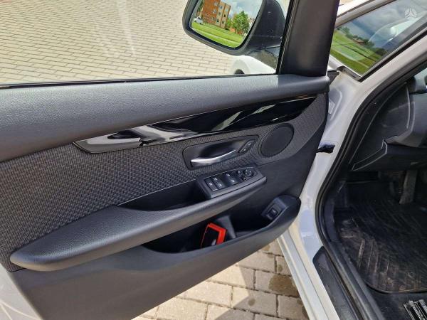 White BMW 216 Gran Tourer 2018 in Kaunas, with an engine capacity of 1.50 L and mileage of 215 thousand km for 7150 €, photo 8 on AUTOMOTO.COM.LV