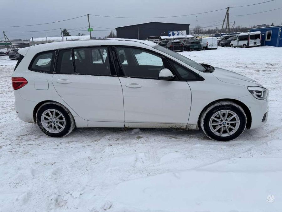White BMW 216 Gran Tourer 2018 in Kaunas, with an engine capacity of 1.50 L and mileage of 192 thousand km for 7900 €, photo 4 on AUTOMOTO.COM.LV