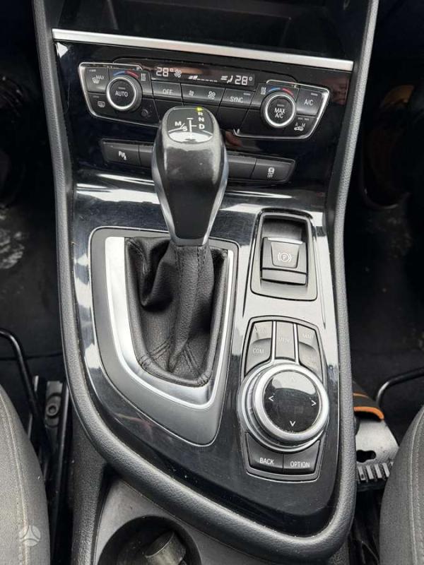White BMW 216 Gran Tourer 2018 in Kaunas, with an engine capacity of 1.50 L and mileage of 192 thousand km for 7900 €, photo 11 on AUTOMOTO.COM.LV