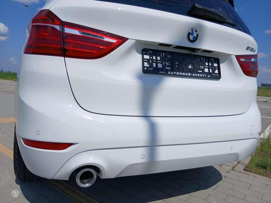 White BMW 216 Gran Tourer 2021 in Marijampole, with an engine capacity of 1.50 L and mileage of 131 thousand km for 12450 €, photo 22 on AUTOMOTO.COM.LV