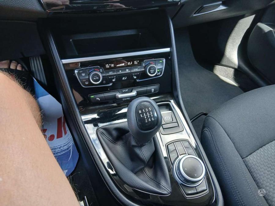 White BMW 216 Gran Tourer 2021 in Marijampole, with an engine capacity of 1.50 L and mileage of 131 thousand km for 12450 €, photo 27 on AUTOMOTO.COM.LV