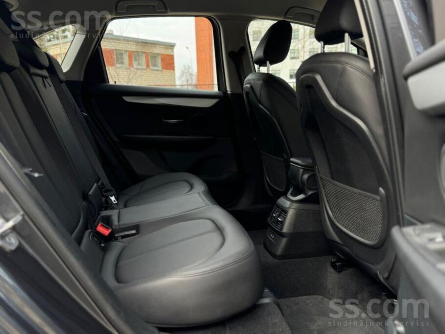 Pelēks BMW 216 2018 Jelgava, ar dzinēja tilpumu 1.50 L un nobraukumu 186 tūkst. km par 8300 €, foto 22 vietnē AUTOMOTO.COM.LV