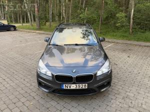 Pelēks BMW 216 2018 Rīga, ar dzinēja tilpumu 1.60 L un nobraukumu 213 tūkst. km par 11000 €, foto  vietnē AUTOMOTO.COM.LV