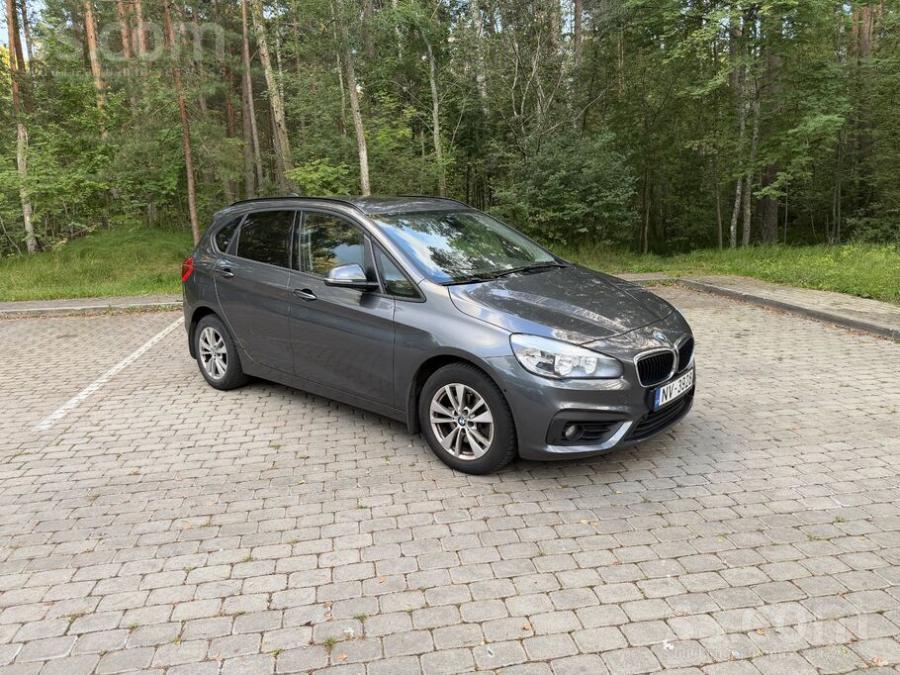 Grey BMW 216 2018 in Riga, with an engine capacity of 1.60 L and mileage of 213 thousand km for 11000 €, photo 4 on AUTOMOTO.COM.LV