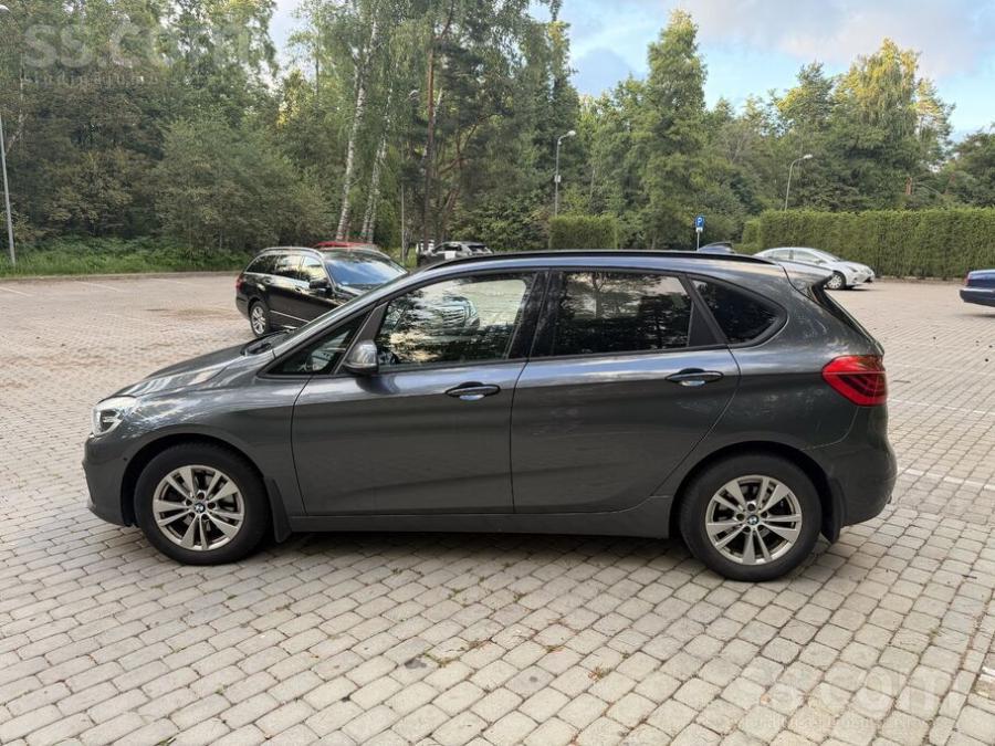 Grey BMW 216 2018 in Riga, with an engine capacity of 1.60 L and mileage of 213 thousand km for 11000 €, photo 9 on AUTOMOTO.COM.LV