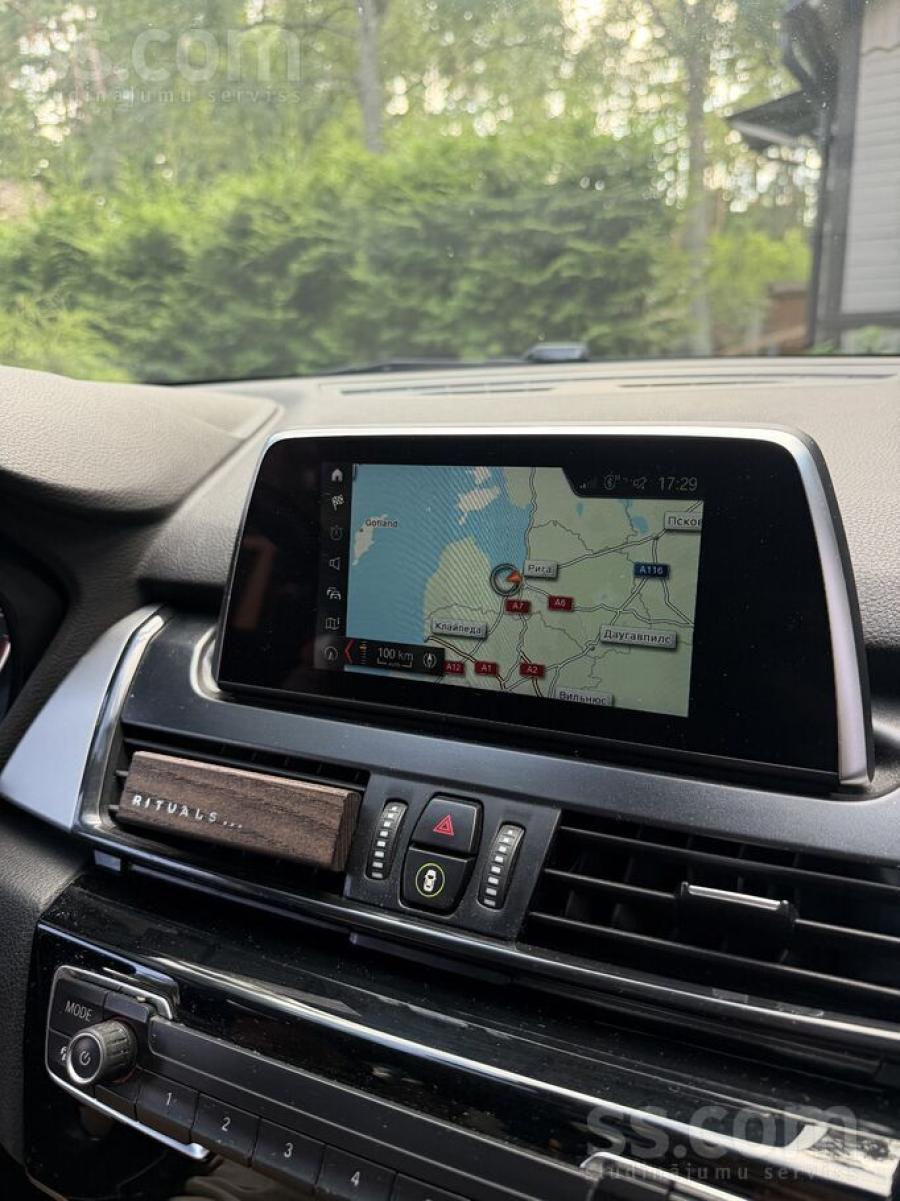 Grey BMW 216 2018 in Riga, with an engine capacity of 1.60 L and mileage of 213 thousand km for 11000 €, photo 17 on AUTOMOTO.COM.LV